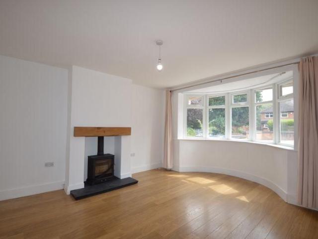 4 bedroom semi detached house to rent