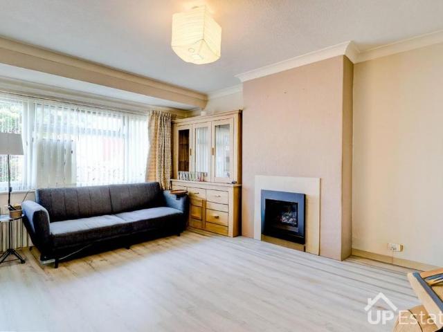 4 bedroom semi detached house to rent
