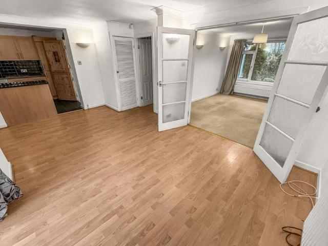 4 bedroom semi detached house to rent