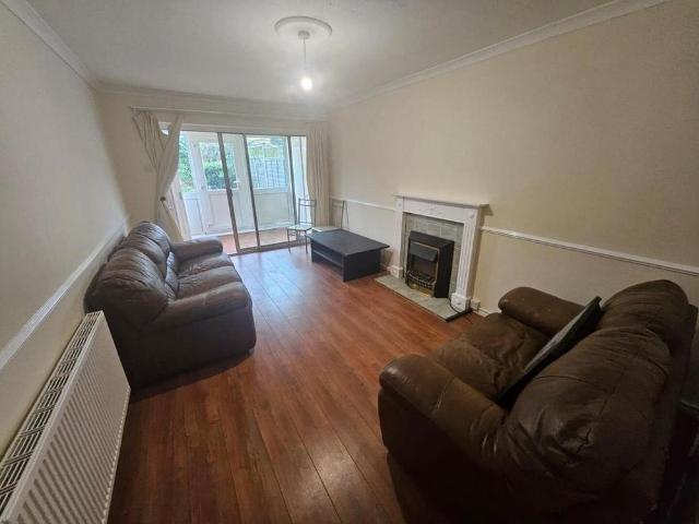 4 bedroom semi detached house to rent