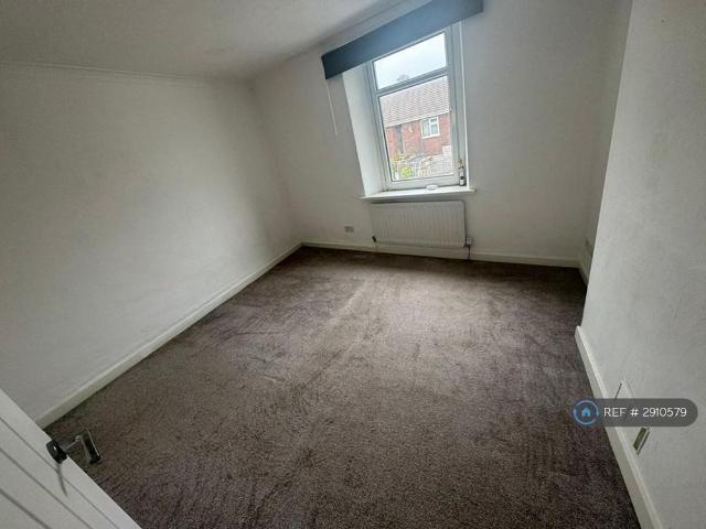 4 bedroom semi detached house to rent