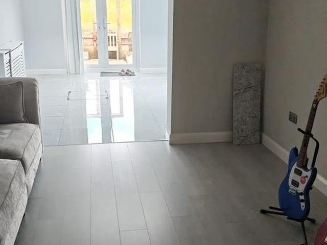 4 bedroom semi detached house to rent