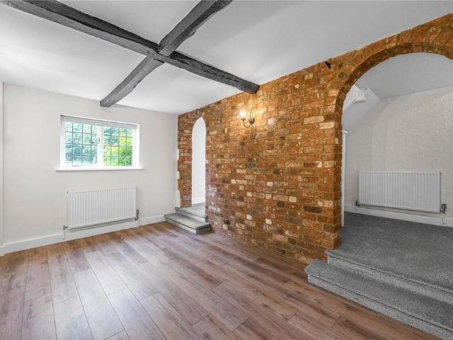 4 bedroom semi detached house to rent