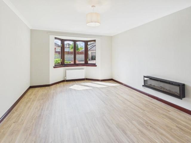 4 bedroom semi detached house to rent