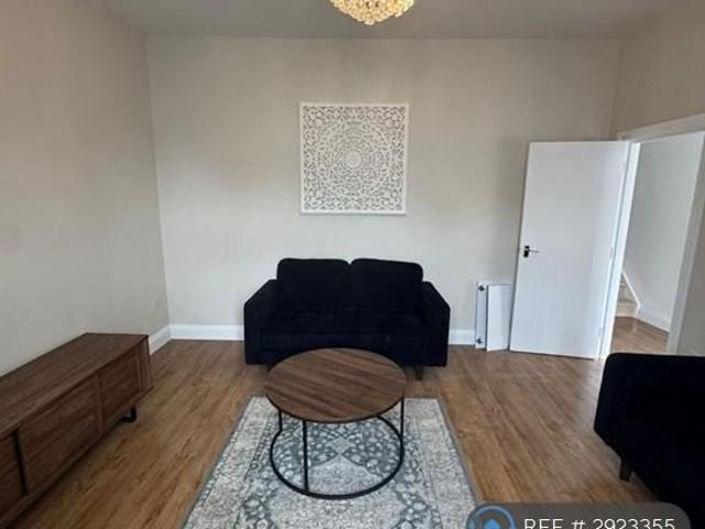 4 bedroom semi detached house to rent
