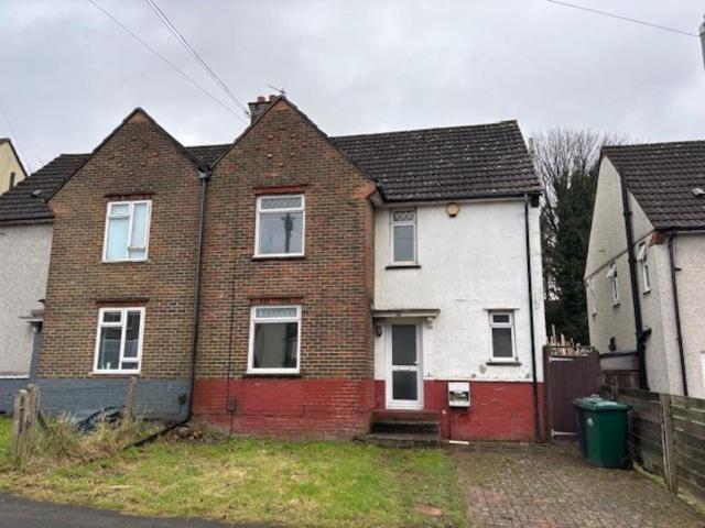 4 bedroom semi detached house to rent