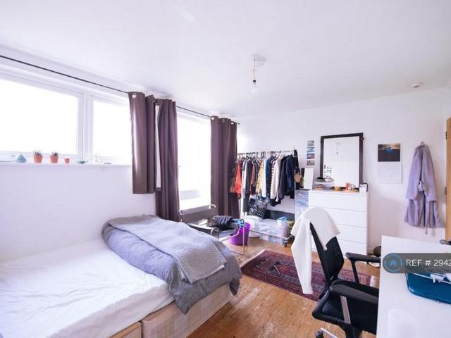 4 bedroom semi detached house to rent