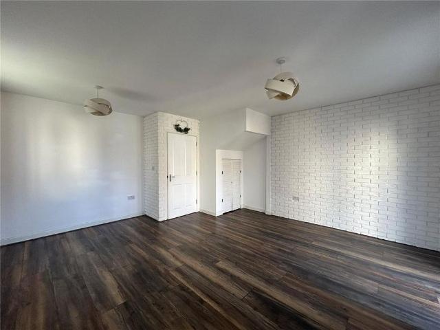 4 bedroom semi detached house to rent