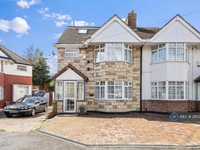 4 bedroom semi detached house to rent