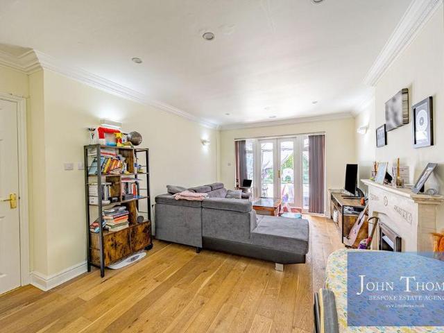 4 bedroom semi detached house to rent