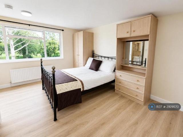 1 bedroom semi detached house to rent