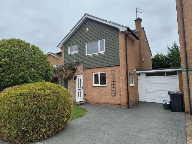 4 bedroom semi detached house to rent