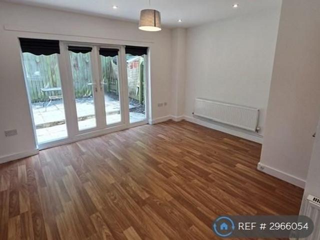4 bedroom semi detached house to rent