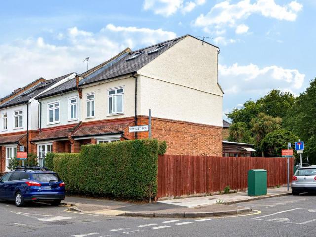 4 bedroom semi detached house to rent