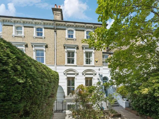 4 bedroom semi detached house to rent