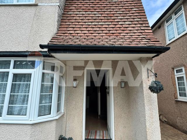 4 bedroom semi detached house to rent