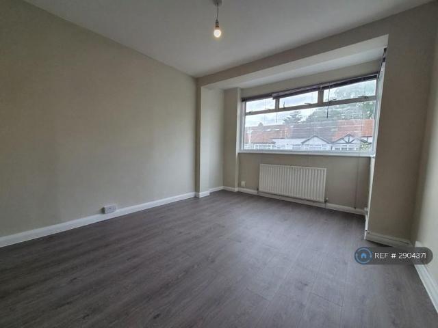 4 bedroom semi detached house to rent