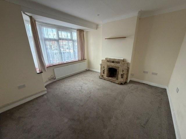 4 bedroom semi detached house to rent