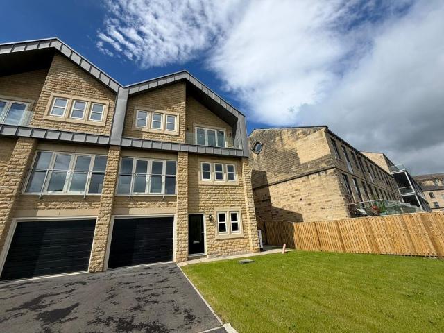 4 bedroom semi detached house to rent