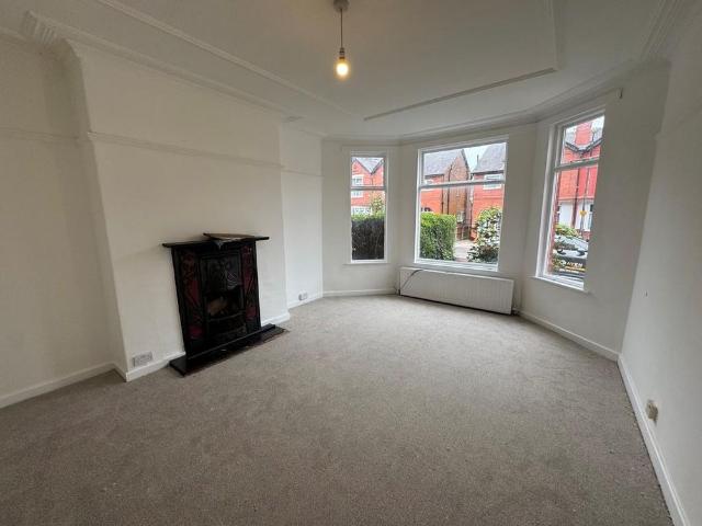 4 bedroom semi detached house to rent