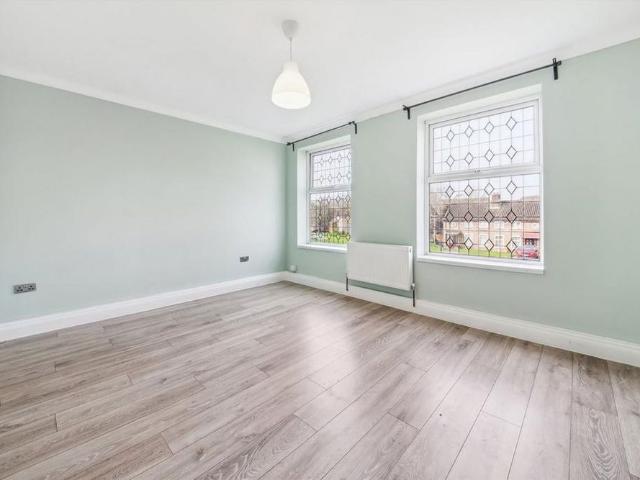 4 bedroom semi detached house to rent