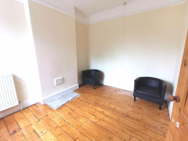 4 bedroom semi detached house to rent