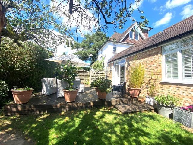 4 bedroom semi detached house to rent
