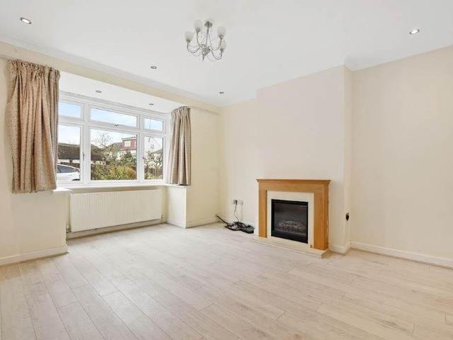 4 bedroom semi detached house to rent