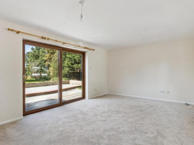 4 bedroom semi detached house to rent