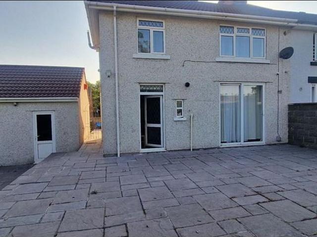 4 bedroom semi detached house to rent
