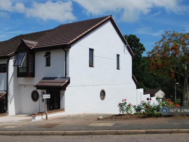 4 bedroom semi detached house to rent