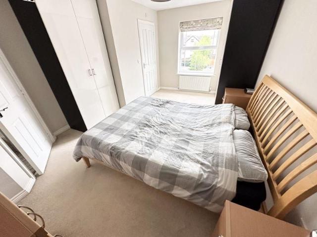 4 bedroom semi detached house to rent