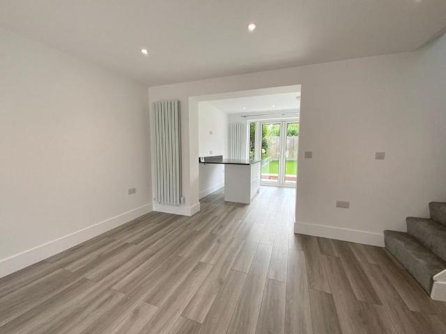 4 bedroom semi detached house to rent