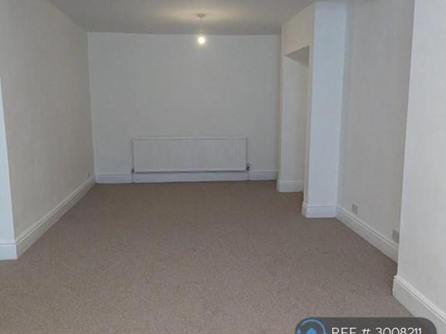 4 bedroom semi detached house to rent