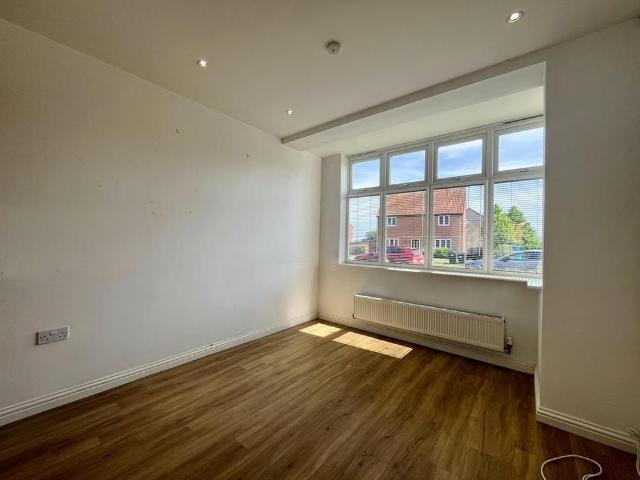 4 bedroom semi detached house to rent