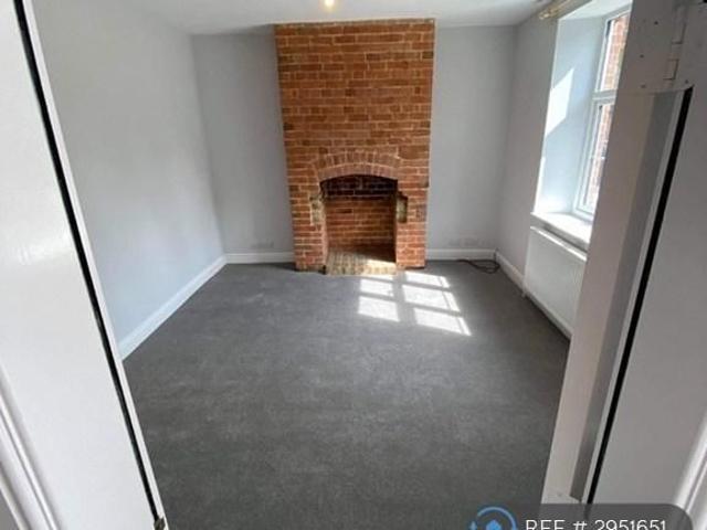 4 bedroom semi detached house to rent