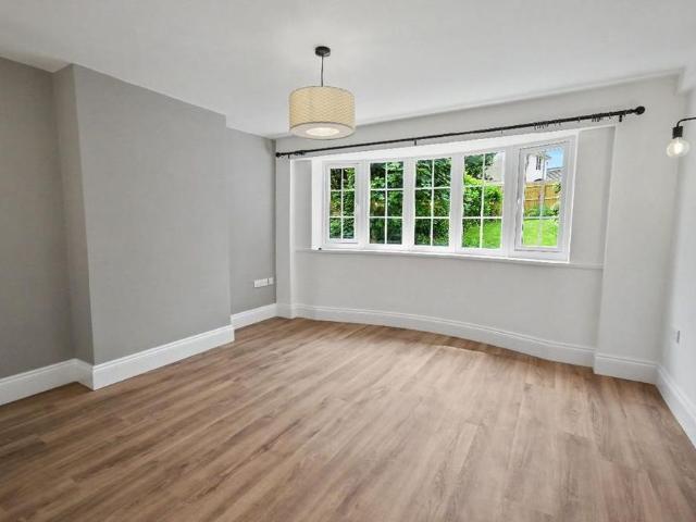 4 bedroom semi detached house to rent