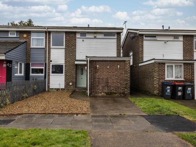 4 bedroom semi detached house to rent
