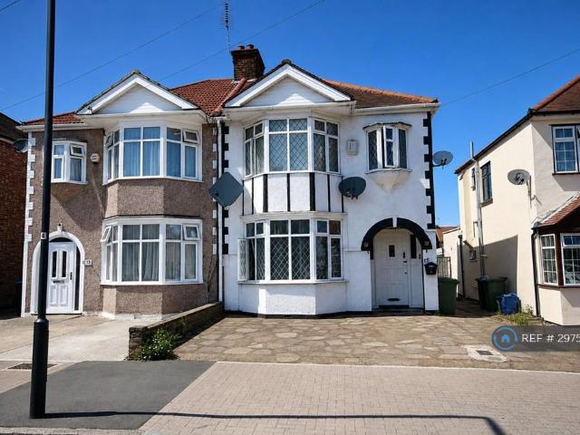 4 bedroom semi detached house to rent