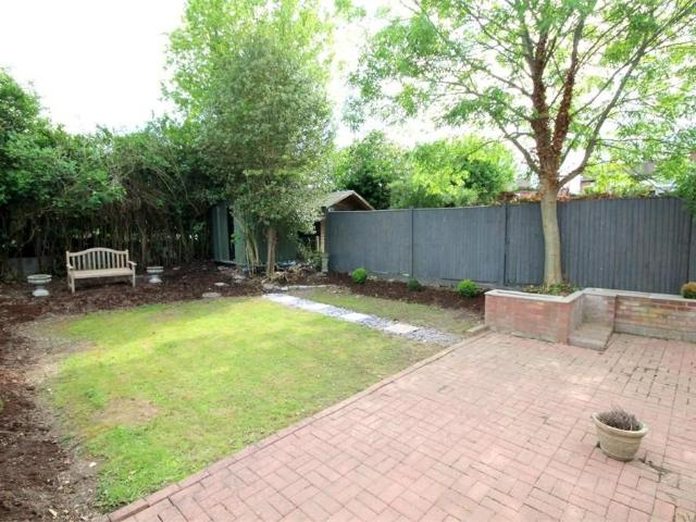 4 bedroom semi detached house to rent