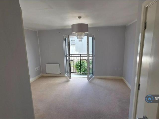 4 bedroom semi detached house to rent
