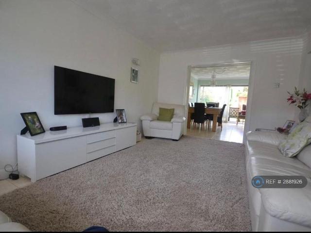 4 bedroom semi detached house to rent