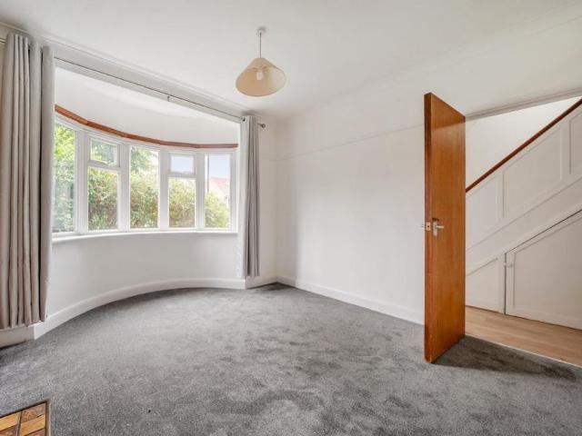 4 bedroom semi detached house to rent