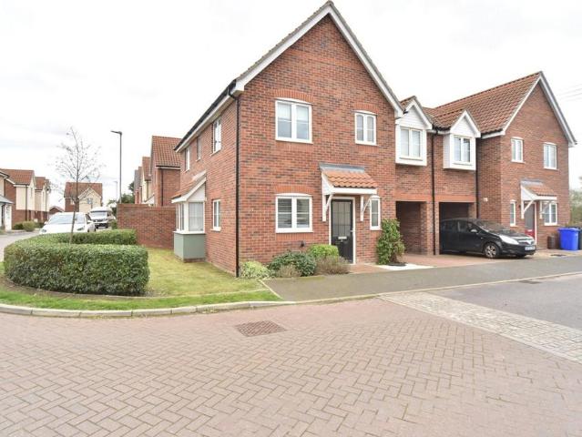 4 bedroom semi detached house to rent