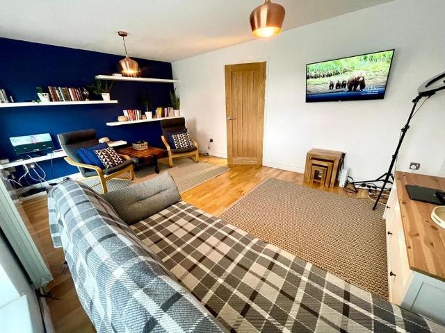 4 bedroom semi detached house to rent