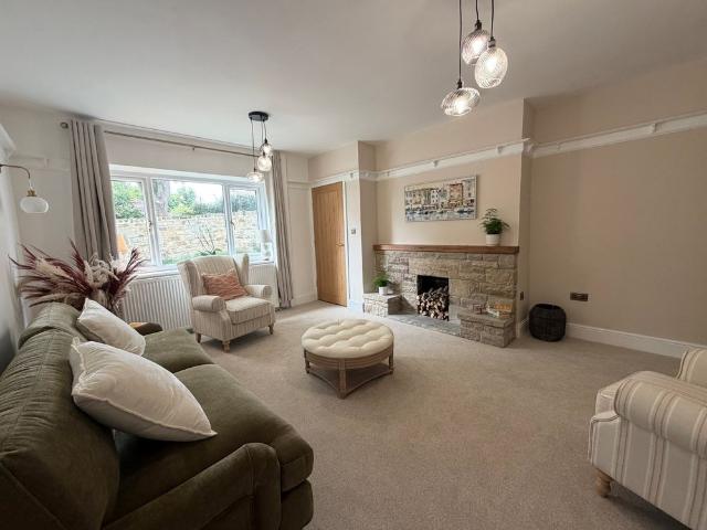 4 bedroom semi detached house to rent