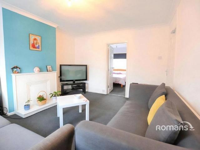 4 bedroom semi detached house to rent