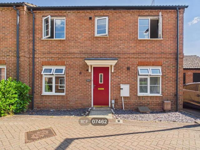 4 bedroom semi detached house to rent