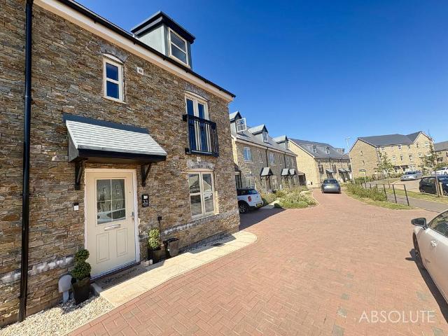 4 bedroom semi detached house to rent