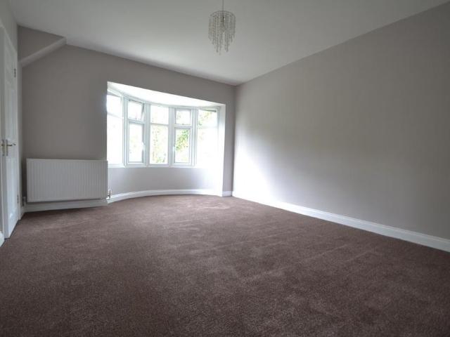 4 bedroom semi detached house to rent